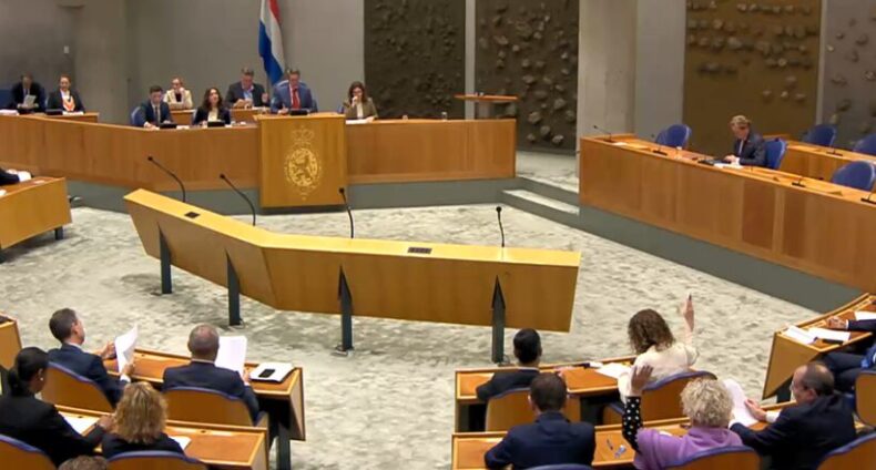 Tweede Kamer wil verlenging ‘zachte landing’ handhaving zzp tot eind 2026. – ZiPconomy